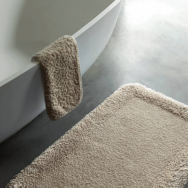Graccioza Grand Egoist Bath Rug - White | Soft and Absorbent | FLandB ...